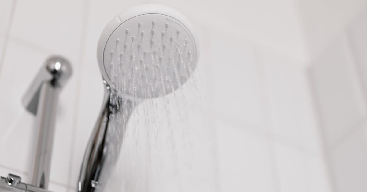 “have a shower” と “take a shower” の違いは？”have” と “take” の違い | 日刊英語ライフ